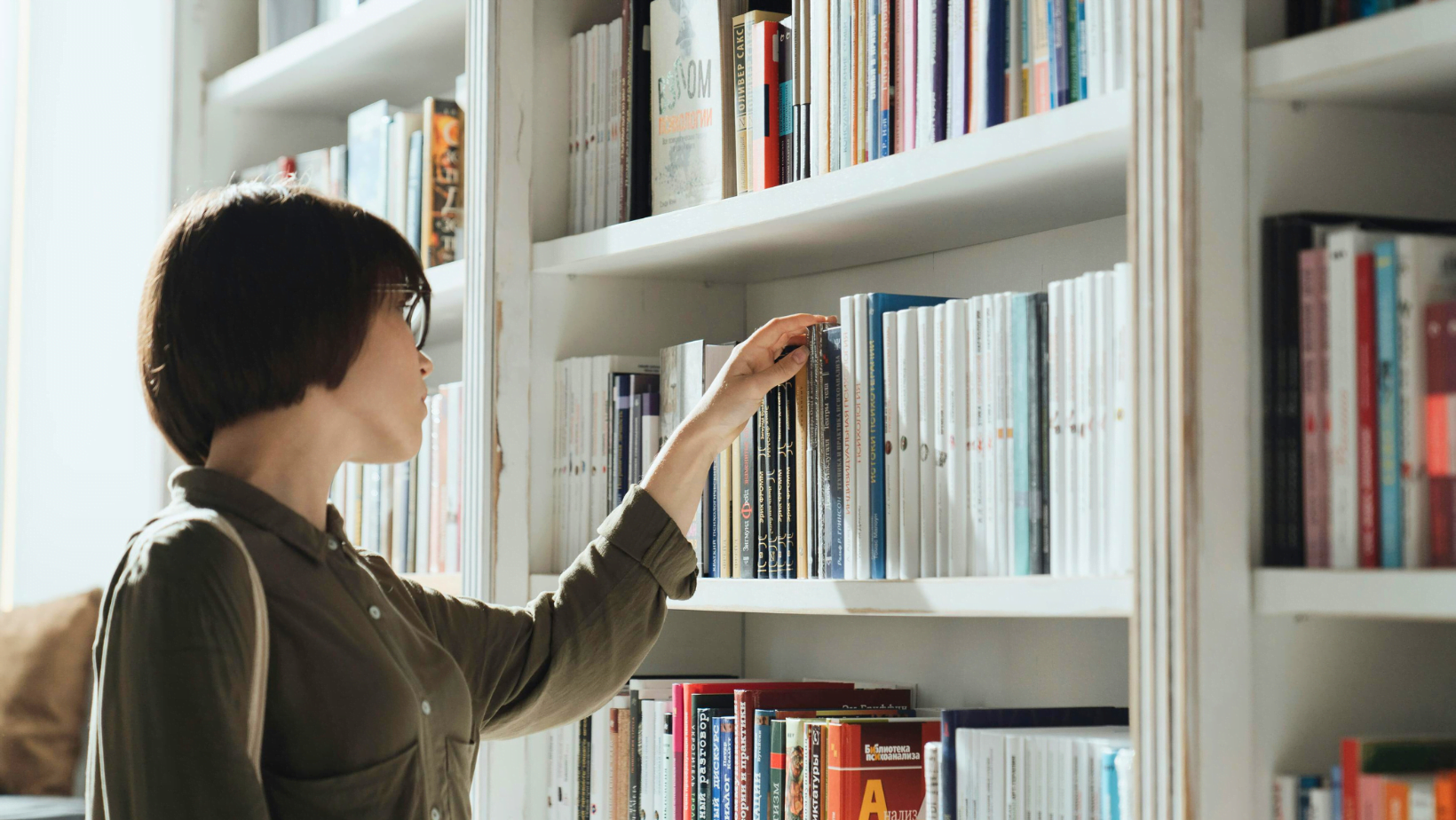 6 Great Reasons Why You Should Visit the Library - Her Digital Coffee